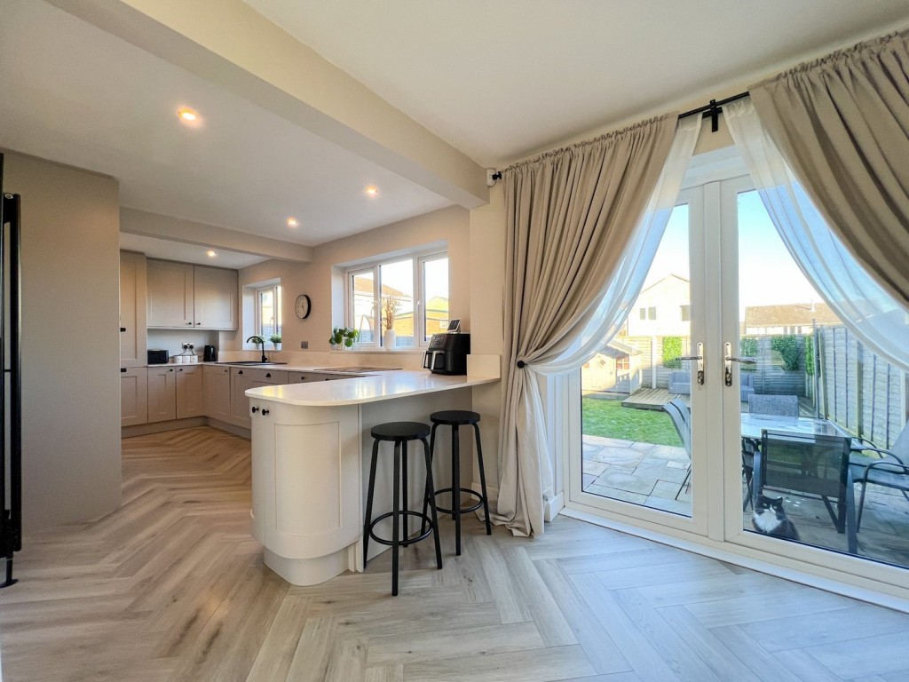 Netherton, Huddersfield, 4 bedroom, Detached House